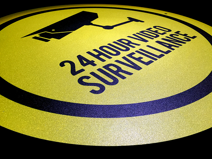 Normal vs Brushed vs Reflective Aluminum Signs | Signs.com